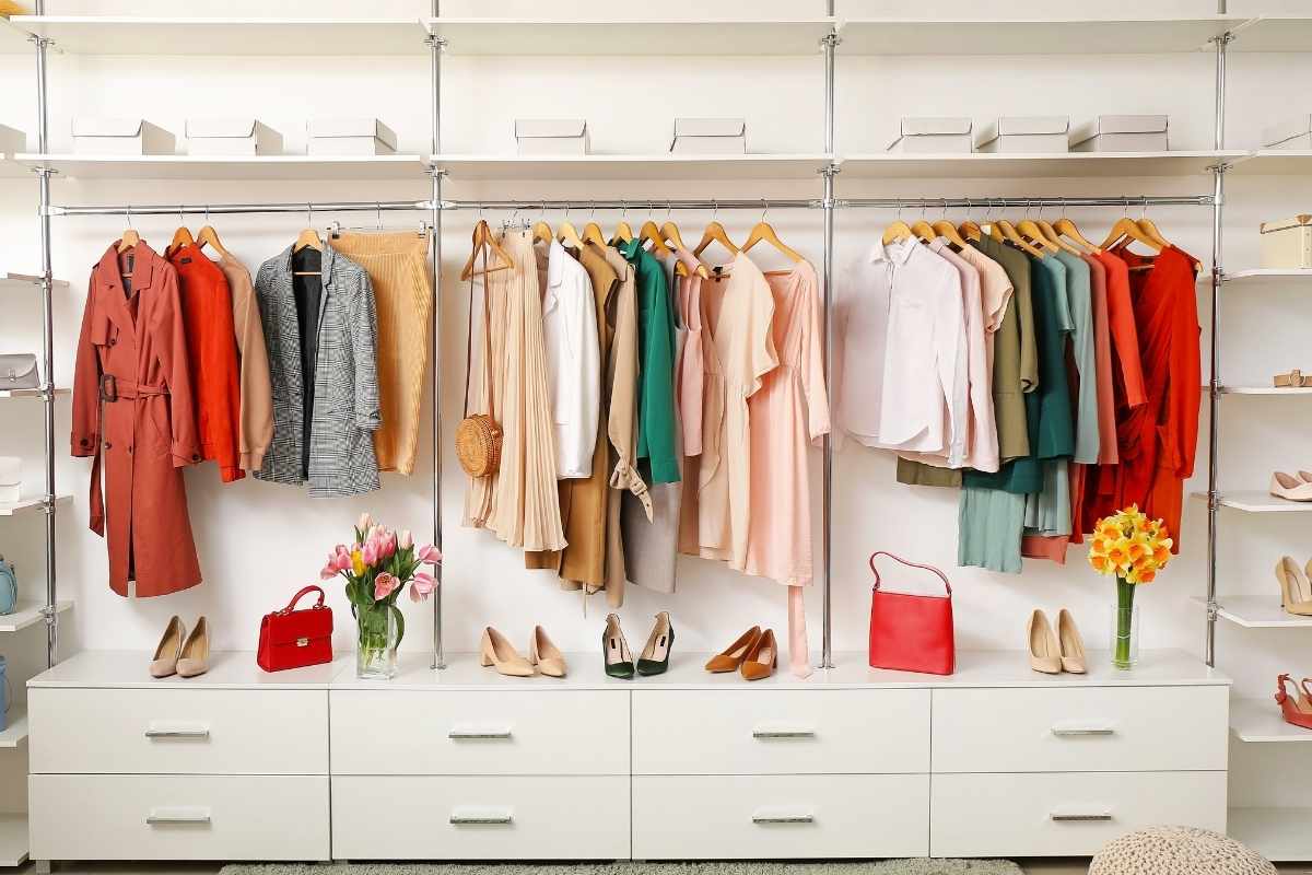Women's capsule wardrobe: The Ultimate 2025 Guide